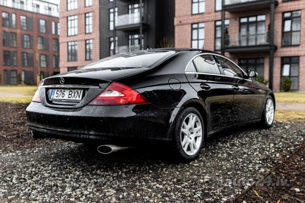 Melns Mercedes-Benz CLS-Class 2006 Tallina, ar dzinēja tilpumu 3.00 L un nobraukumu 342 tūkst. km par 3290 €, foto 6 vietnē AUTOMOTO.COM.LV