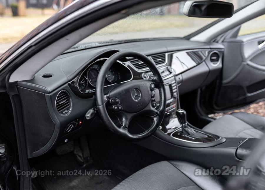 Melns Mercedes-Benz CLS-Class 2006 Tallina, ar dzinēja tilpumu 3.00 L un nobraukumu 342 tūkst. km par 3290 €, foto 9 vietnē AUTOMOTO.COM.LV
