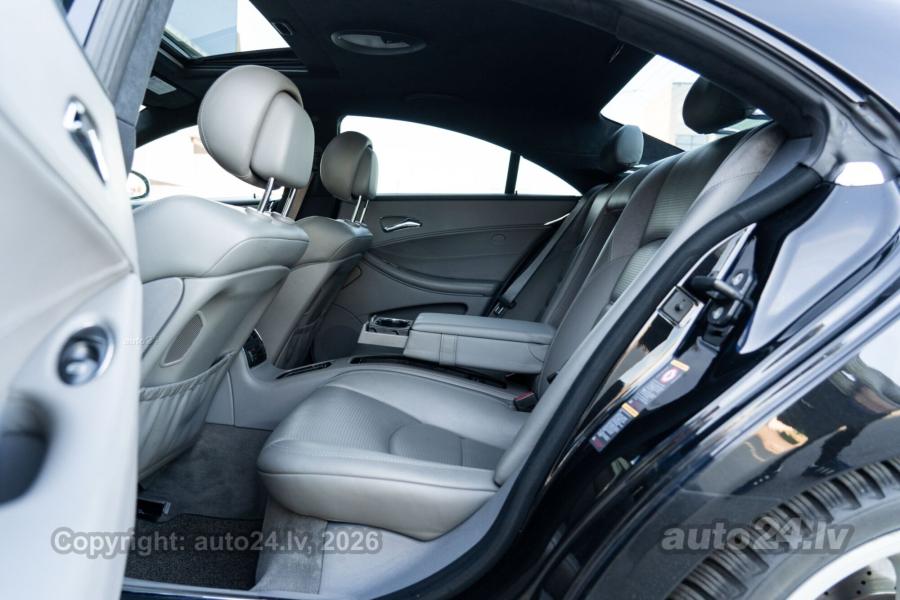 Melns Mercedes-Benz CLS-Class 2006 Tallina, ar dzinēja tilpumu 5.40 L un nobraukumu 244 tūkst. km par 20000 €, foto 28 vietnē AUTOMOTO.COM.LV