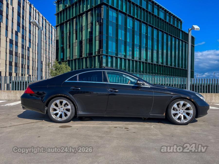 Black Mercedes-Benz CLS-Class 2007 in Tallinn, with an engine capacity of 3.00 L and mileage of 437 thousand km for 5000 €, photo 9 on AUTOMOTO.COM.LV