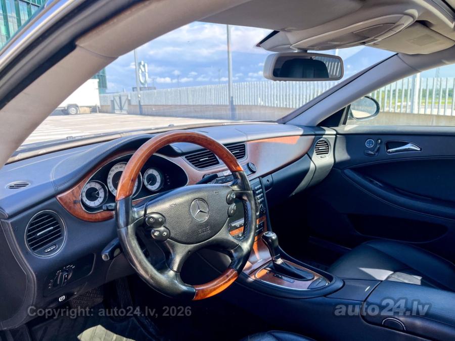Black Mercedes-Benz CLS-Class 2007 in Tallinn, with an engine capacity of 3.00 L and mileage of 437 thousand km for 5000 €, photo 12 on AUTOMOTO.COM.LV
