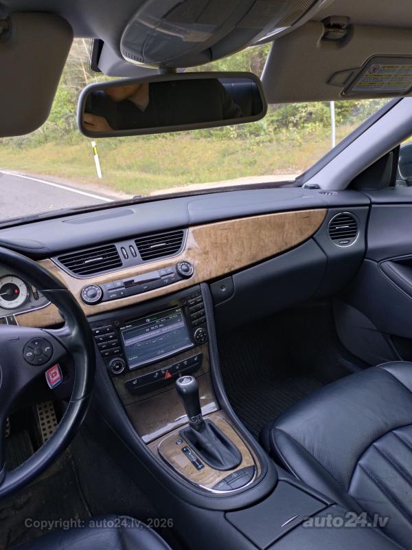 Mercedes-Benz CLS-Class 2010 Tallina vietnē Melns Mercedes-Benz CLS-Class 2010 Tallina, ar dzinēja tilpumu 3.00 L un nobraukumu 309 tūkst. km par 9500 €, foto 8 vietnē AUTOMOTO.COM.LV