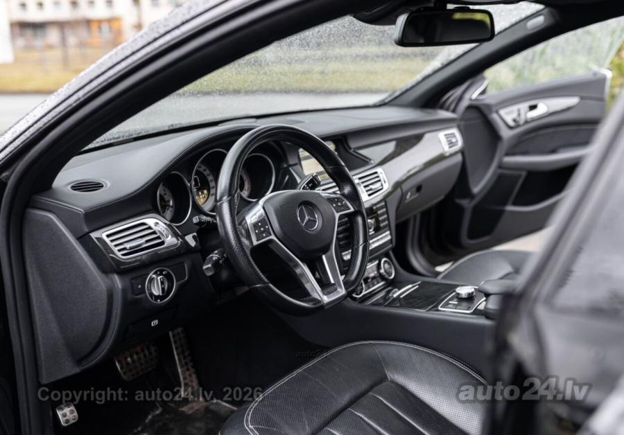 Black Mercedes-Benz CLS-Class 2011 in Tallinn, with an engine capacity of 3.00 L and mileage of 190 thousand km for 12900 €, photo 7 on AUTOMOTO.COM.LV