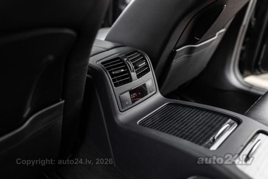 Black Mercedes-Benz CLS-Class 2011 in Tallinn, with an engine capacity of 3.00 L and mileage of 190 thousand km for 12900 €, photo 16 on AUTOMOTO.COM.LV