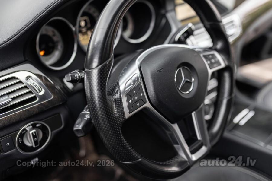 Black Mercedes-Benz CLS-Class 2011 in Tallinn, with an engine capacity of 3.00 L and mileage of 190 thousand km for 12900 €, photo 17 on AUTOMOTO.COM.LV