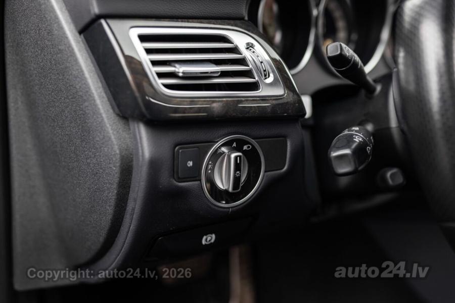 Black Mercedes-Benz CLS-Class 2011 in Tallinn, with an engine capacity of 3.00 L and mileage of 190 thousand km for 12900 €, photo 18 on AUTOMOTO.COM.LV