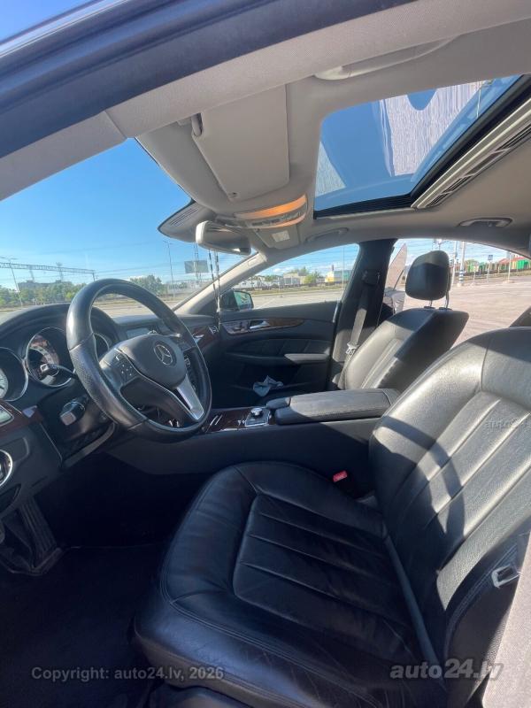 Melns Mercedes-Benz CLS-Class 2012 Tallina, ar dzinēja tilpumu 3.50 L un nobraukumu 182 tūkst. km par 15500 €, foto 6 vietnē AUTOMOTO.COM.LV