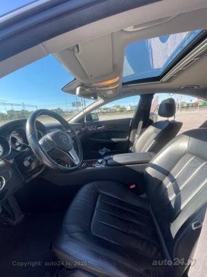 Melns Mercedes-Benz CLS-Class 2012 Tallina, ar dzinēja tilpumu 3.50 L un nobraukumu 182 tūkst. km par 15500 €, foto 7 vietnē AUTOMOTO.COM.LV