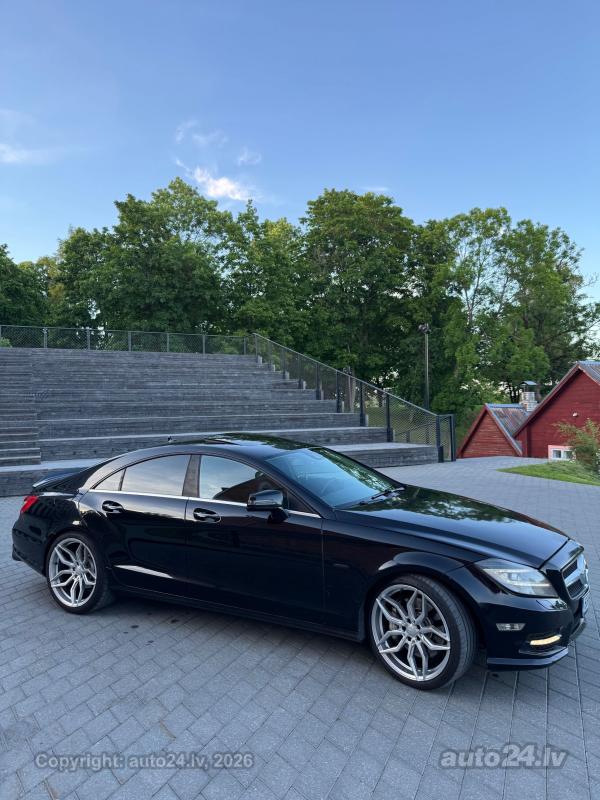 Melns Mercedes-Benz CLS-Class 2012 Tallina, ar dzinēja tilpumu 4.70 L un nobraukumu 284 tūkst. km par 999 €, foto 3 vietnē AUTOMOTO.COM.LV