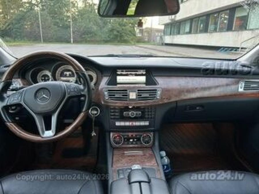Black Mercedes-Benz CLS-Class 2014 in Tallinn, with an engine capacity of 2.10 L and mileage of 150 thousand km for 16500 €, photo 6 on AUTOMOTO.COM.LV