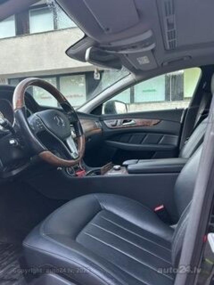Black Mercedes-Benz CLS-Class 2014 in Tallinn, with an engine capacity of 2.10 L and mileage of 150 thousand km for 16500 €, photo 7 on AUTOMOTO.COM.LV