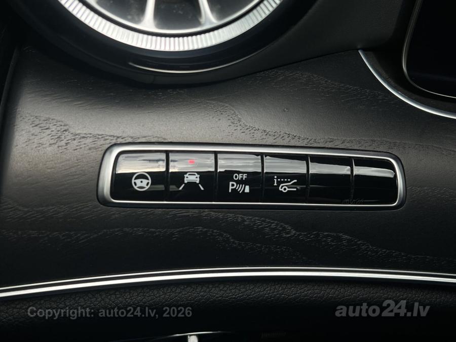 Melns Mercedes-Benz CLS-Class 2018 Pērnava, ar dzinēja tilpumu 2.90 L un nobraukumu 118 tūkst. km par 33900 €, foto 15 vietnē AUTOMOTO.COM.LV