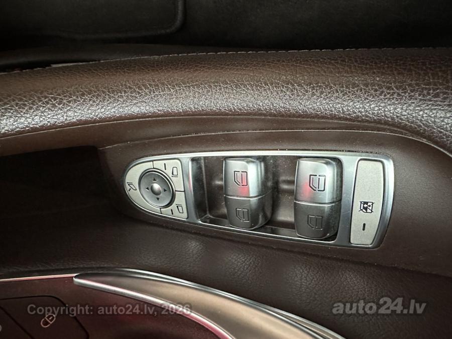 Melns Mercedes-Benz CLS-Class 2019 Tartu, ar dzinēja tilpumu 3.00 L un nobraukumu 128 tūkst. km par 39900 €, foto 11 vietnē AUTOMOTO.COM.LV