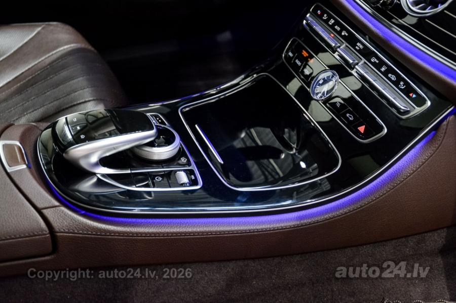 Melns Mercedes-Benz CLS-Class 2019 Tallina, ar dzinēja tilpumu 3.00 L un nobraukumu 135 tūkst. km par 40900 €, foto 15 vietnē AUTOMOTO.COM.LV