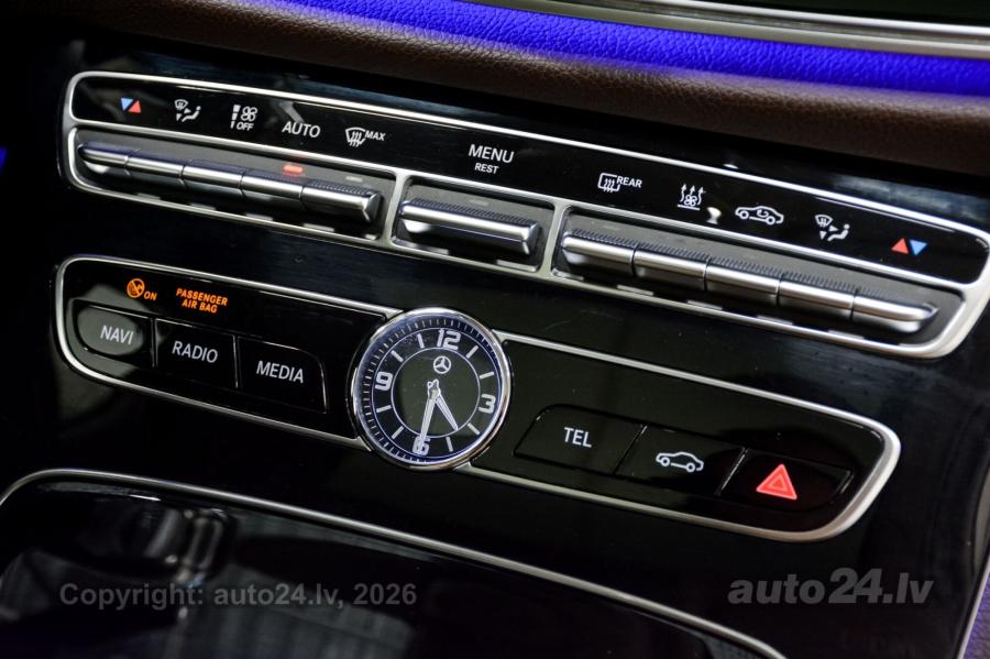 Melns Mercedes-Benz CLS-Class 2019 Tallina, ar dzinēja tilpumu 3.00 L un nobraukumu 135 tūkst. km par 40900 €, foto 17 vietnē AUTOMOTO.COM.LV