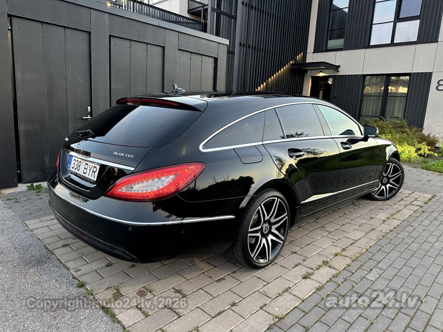 Black Mercedes-Benz CLS-Class 2015 in Tartu, with an engine capacity of 3.00 L and mileage of 240 thousand km for 13999 €, photo 5 on AUTOMOTO.COM.LV