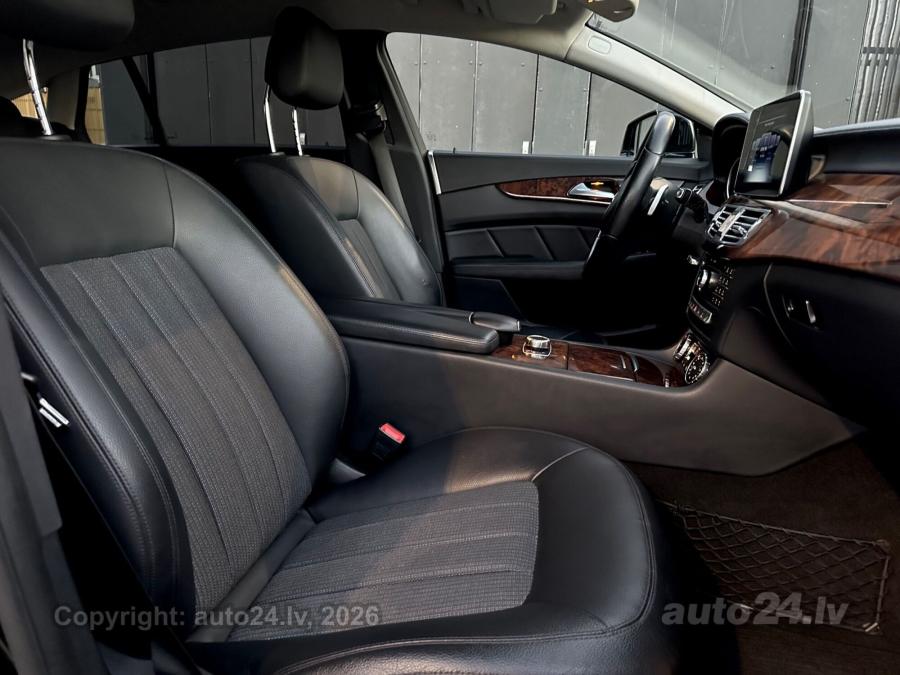 Black Mercedes-Benz CLS-Class 2015 in Tartu, with an engine capacity of 3.00 L and mileage of 240 thousand km for 13999 €, photo 10 on AUTOMOTO.COM.LV