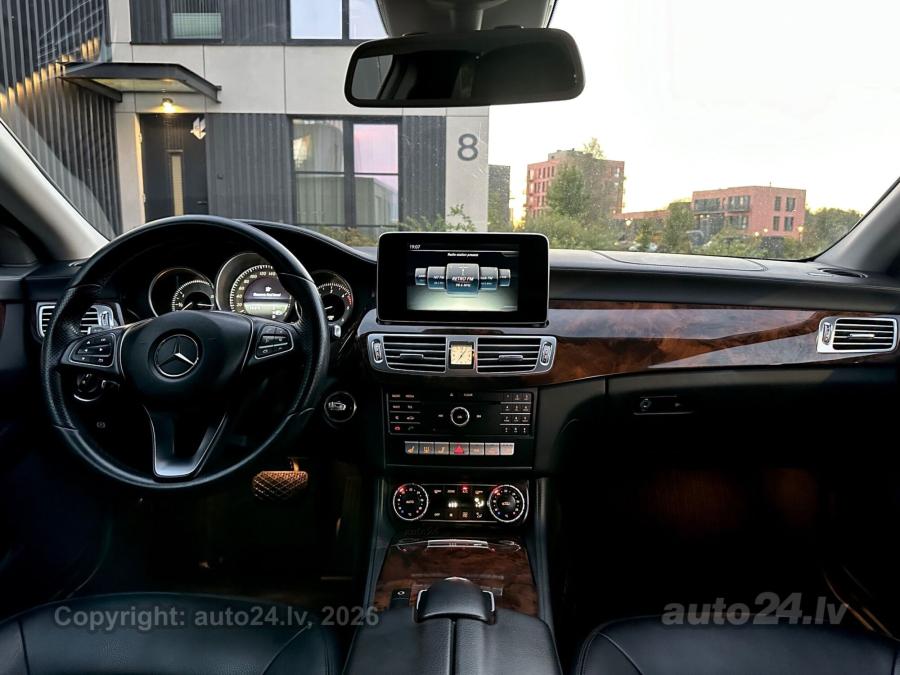 Black Mercedes-Benz CLS-Class 2015 in Tartu, with an engine capacity of 3.00 L and mileage of 240 thousand km for 13999 €, photo 13 on AUTOMOTO.COM.LV