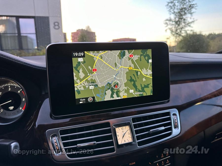 Black Mercedes-Benz CLS-Class 2015 in Tartu, with an engine capacity of 3.00 L and mileage of 240 thousand km for 13999 €, photo 17 on AUTOMOTO.COM.LV