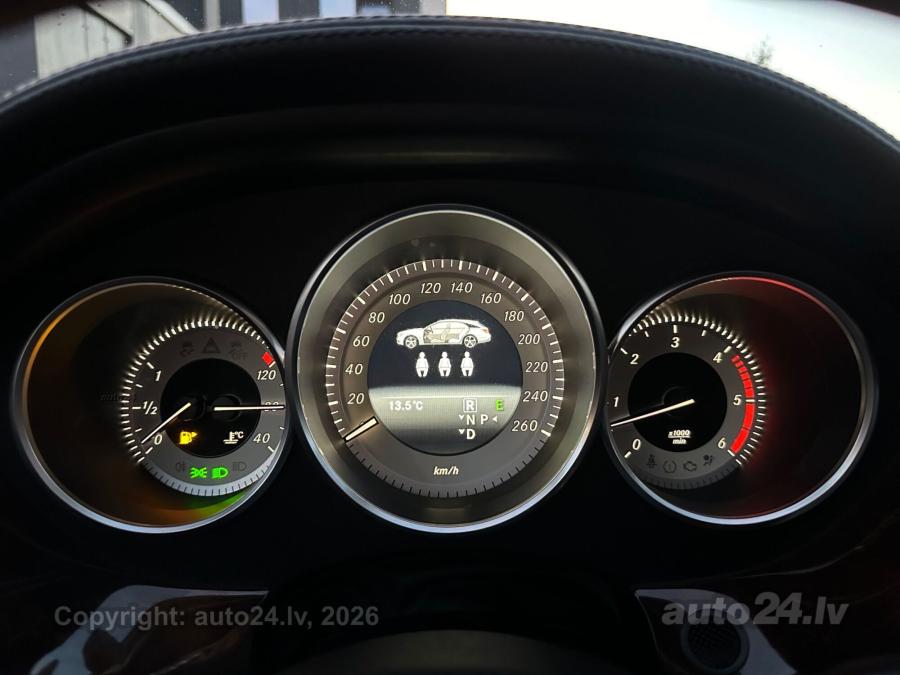 Black Mercedes-Benz CLS-Class 2015 in Tartu, with an engine capacity of 3.00 L and mileage of 240 thousand km for 13999 €, photo 22 on AUTOMOTO.COM.LV