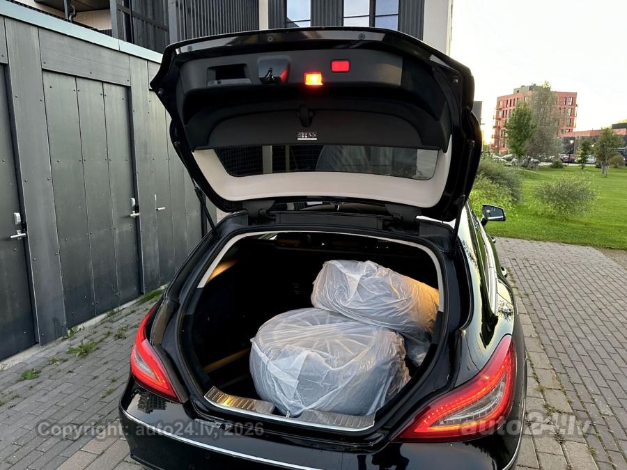 Black Mercedes-Benz CLS-Class 2015 in Tartu, with an engine capacity of 3.00 L and mileage of 240 thousand km for 13999 €, photo 26 on AUTOMOTO.COM.LV
