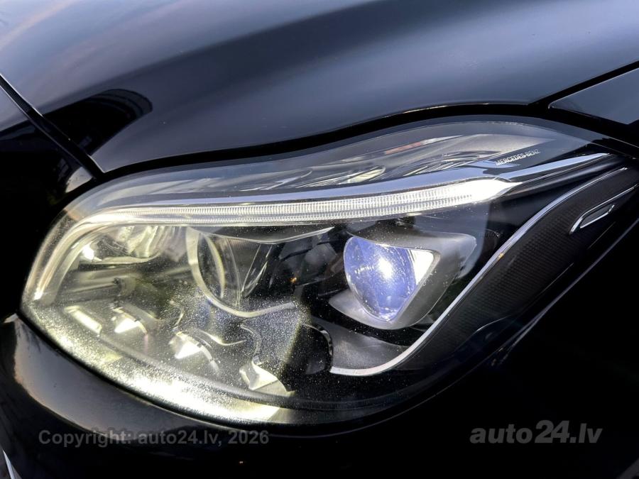 Black Mercedes-Benz CLS-Class 2015 in Tartu, with an engine capacity of 3.00 L and mileage of 240 thousand km for 13999 €, photo 27 on AUTOMOTO.COM.LV