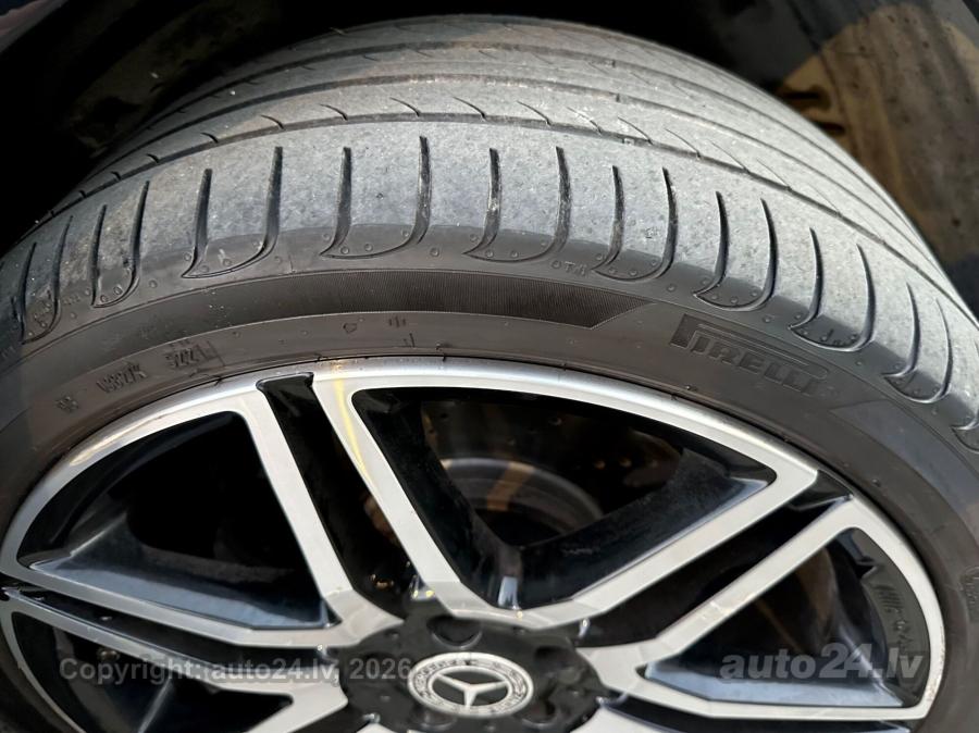 Black Mercedes-Benz CLS-Class 2015 in Tartu, with an engine capacity of 3.00 L and mileage of 240 thousand km for 13999 €, photo 28 on AUTOMOTO.COM.LV