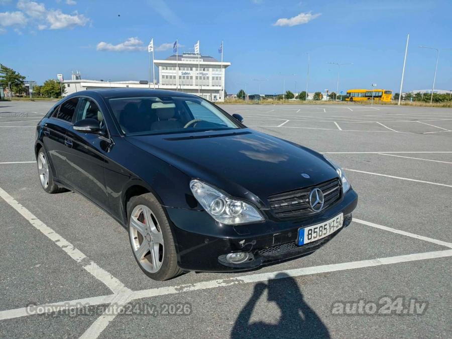 Синий Мерседес ЦЛС-Класс 2005 в Таллин, объемом двигателя 5.00 л и пробегом 175 тыс. км за 10000 €, фото 13 на AUTOMOTO.COM.LV