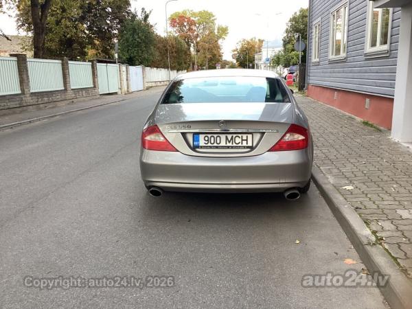 Grey Mercedes-Benz CLS-Class 2005 in Tallinn, with an engine capacity of 3.50 L and mileage of 355 thousand km for 2750 €, photo 3 on AUTOMOTO.COM.LV