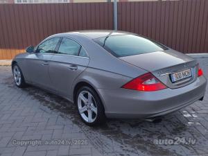 Pelēks Mercedes-Benz CLS-Class 2005 Viljandi, ar dzinēja tilpumu 3.50 L un nobraukumu 355 tūkst. km par 2999 €, foto 6 vietnē AUTOMOTO.COM.LV