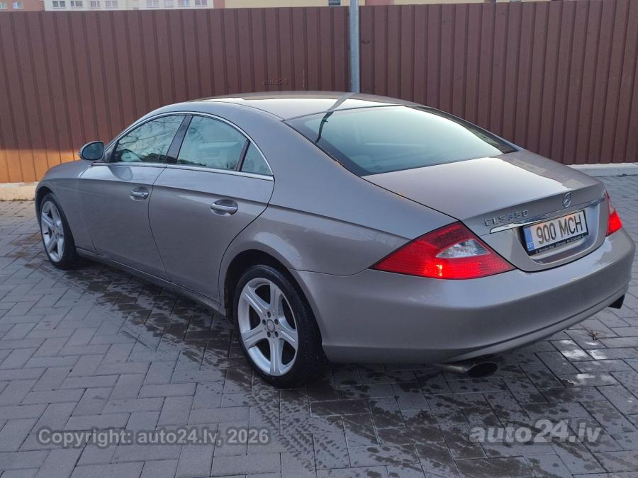 Pelēks Mercedes-Benz CLS-Class 2005 Viljandi, ar dzinēja tilpumu 3.50 L un nobraukumu 355 tūkst. km par 2999 €, foto 6 vietnē AUTOMOTO.COM.LV