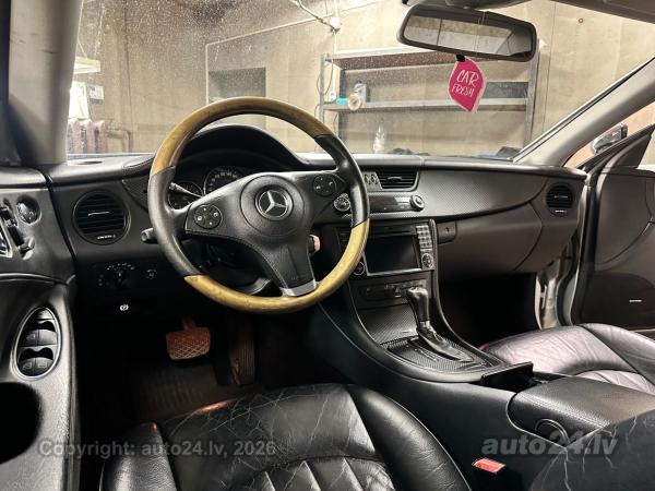 Pelēks Mercedes-Benz CLS-Class 2006 Saue, ar dzinēja tilpumu 3.00 L un nobraukumu 306 tūkst. km par 3999 €, foto 9 vietnē AUTOMOTO.COM.LV