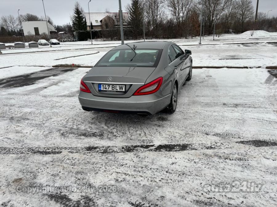 Grey Mercedes-Benz CLS-Class 2014 in Tallinn, with an engine capacity of 3.00 L and mileage of 221 thousand km for 12000 €, photo 4 on AUTOMOTO.COM.LV