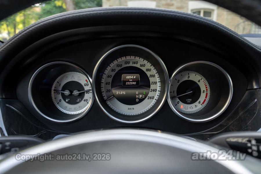 Grey Mercedes-Benz CLS-Class 2014 in Tallinn, with an engine capacity of 3.00 L and mileage of 223 thousand km for 17499 €, photo 13 on AUTOMOTO.COM.LV