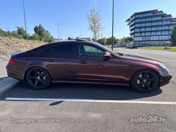Sarkans Mercedes-Benz CLS-Class 2006 Tallina, ar dzinēja tilpumu 5.40 L un nobraukumu 219 tūkst. km par 17900 €, foto 4 vietnē AUTOMOTO.COM.LV