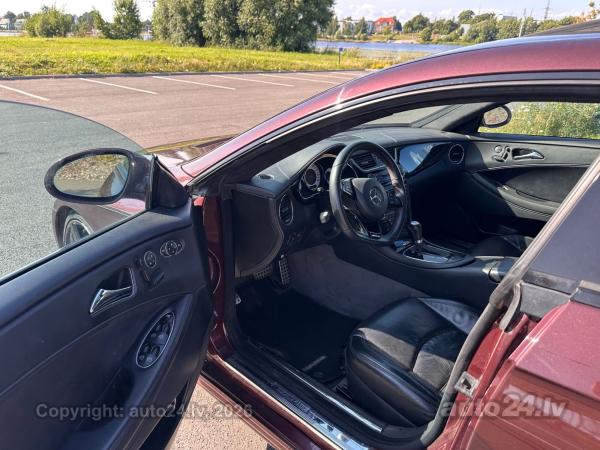 Sarkans Mercedes-Benz CLS-Class 2006 Tallina, ar dzinēja tilpumu 5.40 L un nobraukumu 219 tūkst. km par 17900 €, foto 9 vietnē AUTOMOTO.COM.LV