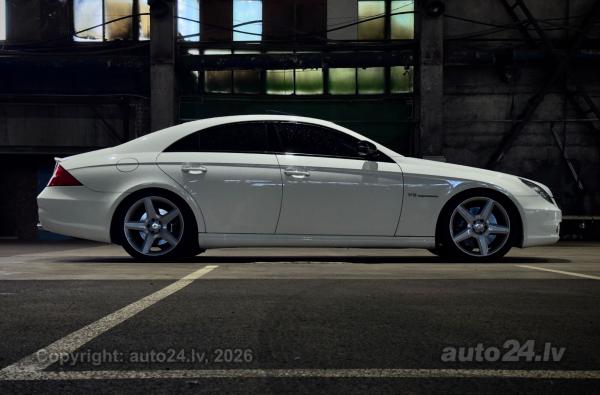 Balts Mercedes-Benz CLS-Class 2006 Tallina, ar dzinēja tilpumu 5.40 L un nobraukumu 124 tūkst. km par 24999 €, foto 10 vietnē AUTOMOTO.COM.LV