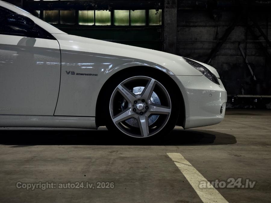 Balts Mercedes-Benz CLS-Class 2006 Tallina, ar dzinēja tilpumu 5.40 L un nobraukumu 124 tūkst. km par 24999 €, foto 11 vietnē AUTOMOTO.COM.LV