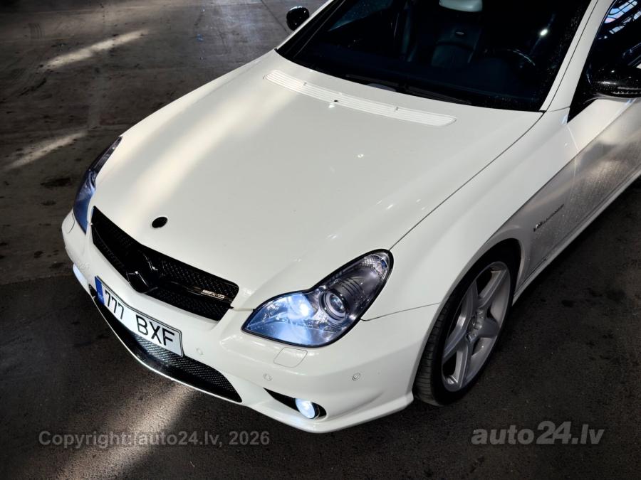 Balts Mercedes-Benz CLS-Class 2006 Tallina, ar dzinēja tilpumu 5.40 L un nobraukumu 124 tūkst. km par 24999 €, foto 14 vietnē AUTOMOTO.COM.LV