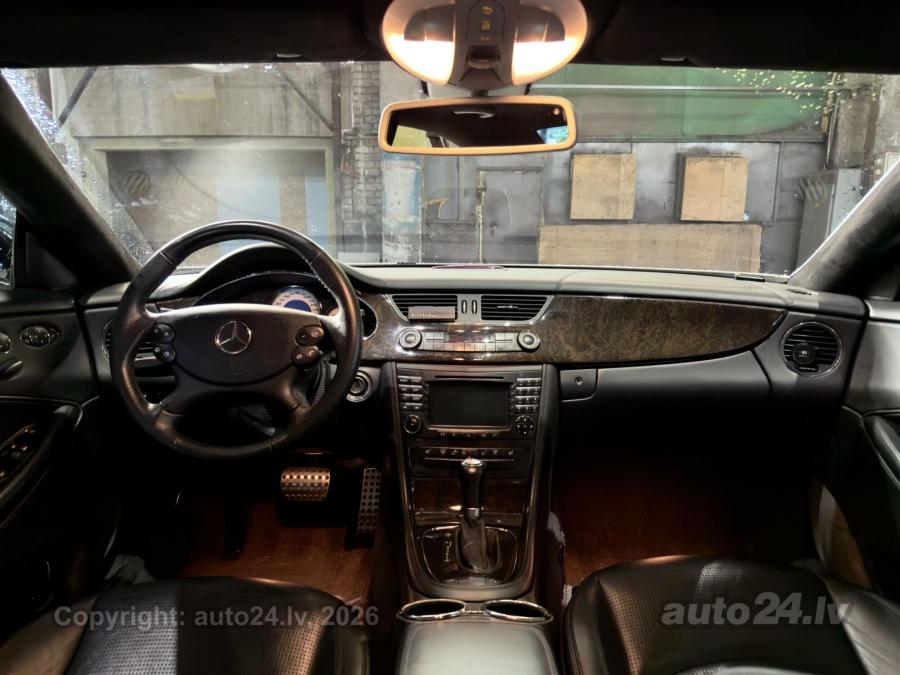 Balts Mercedes-Benz CLS-Class 2006 Tallina, ar dzinēja tilpumu 5.40 L un nobraukumu 124 tūkst. km par 24999 €, foto 20 vietnē AUTOMOTO.COM.LV