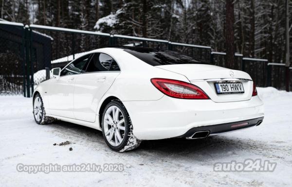 Balts Mercedes-Benz CLS-Class 2011 Tallina, ar dzinēja tilpumu 3.00 L un nobraukumu 320 tūkst. km par 10900 €, foto 4 vietnē AUTOMOTO.COM.LV
