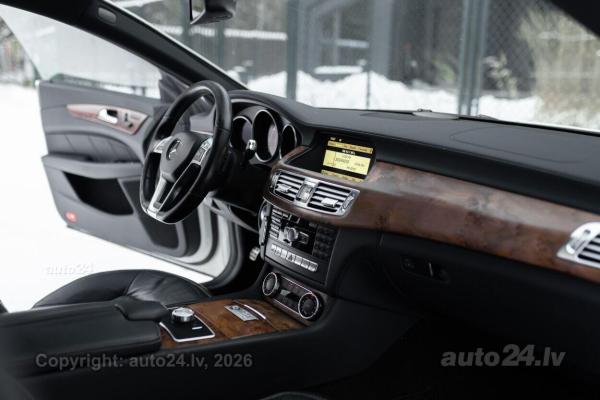 White Mercedes-Benz CLS-Class 2011 in Tallinn, with an engine capacity of 3.00 L and mileage of 320 thousand km for 10900 €, photo 11 on AUTOMOTO.COM.LV