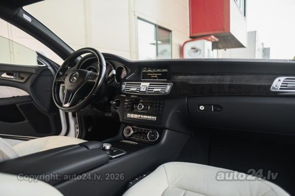 White Mercedes-Benz CLS-Class 2011 in Tallinn, with an engine capacity of 3.00 L and mileage of 251 thousand km for 13499 €, photo 10 on AUTOMOTO.COM.LV