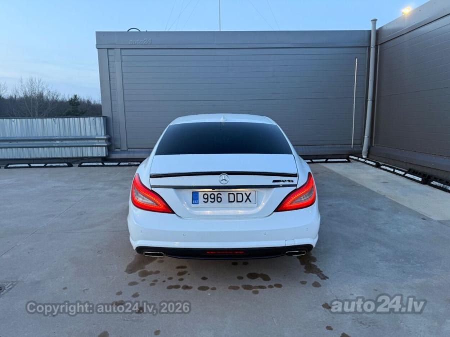 White Mercedes-Benz CLS-Class 2012 in Tallinn, with an engine capacity of 4.70 L and mileage of 163 thousand km for 15990 €, photo 1 on AUTOMOTO.COM.LV