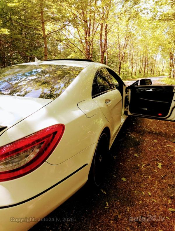 White Mercedes-Benz CLS-Class 2012 in Tallinn, with an engine capacity of 3.00 L and mileage of 0 thousand km for 12000 €, photo 6 on AUTOMOTO.COM.LV