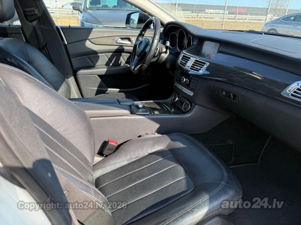 Balts Mercedes-Benz CLS-Class 2012 Tallina, ar dzinēja tilpumu 3.00 L un nobraukumu 329 tūkst. km par 12990 €, foto 8 vietnē AUTOMOTO.COM.LV