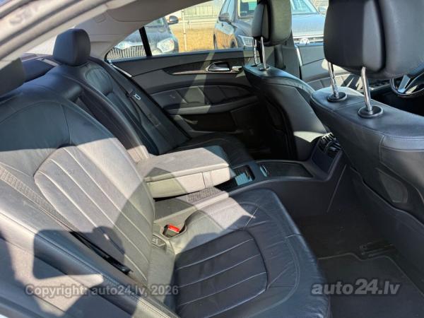 Balts Mercedes-Benz CLS-Class 2012 Tallina, ar dzinēja tilpumu 3.00 L un nobraukumu 329 tūkst. km par 12990 €, foto 11 vietnē AUTOMOTO.COM.LV