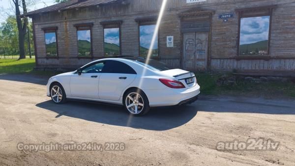 White Mercedes-Benz CLS-Class 2012 in Voru, with an engine capacity of 4.70 L and mileage of 270 thousand km for 1499 €, photo 4 on AUTOMOTO.COM.LV