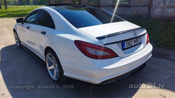 White Mercedes-Benz CLS-Class 2012 in Voru, with an engine capacity of 4.70 L and mileage of 270 thousand km for 1499 €, photo 7 on AUTOMOTO.COM.LV