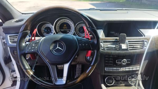 White Mercedes-Benz CLS-Class 2012 in Voru, with an engine capacity of 4.70 L and mileage of 270 thousand km for 1499 €, photo 10 on AUTOMOTO.COM.LV